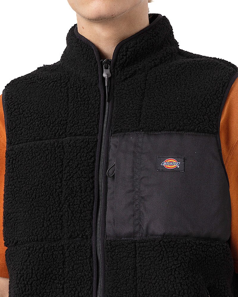 Dickies Red Chute Vest | DK0A4XYMBLK1 | Black | Clothes | Footish