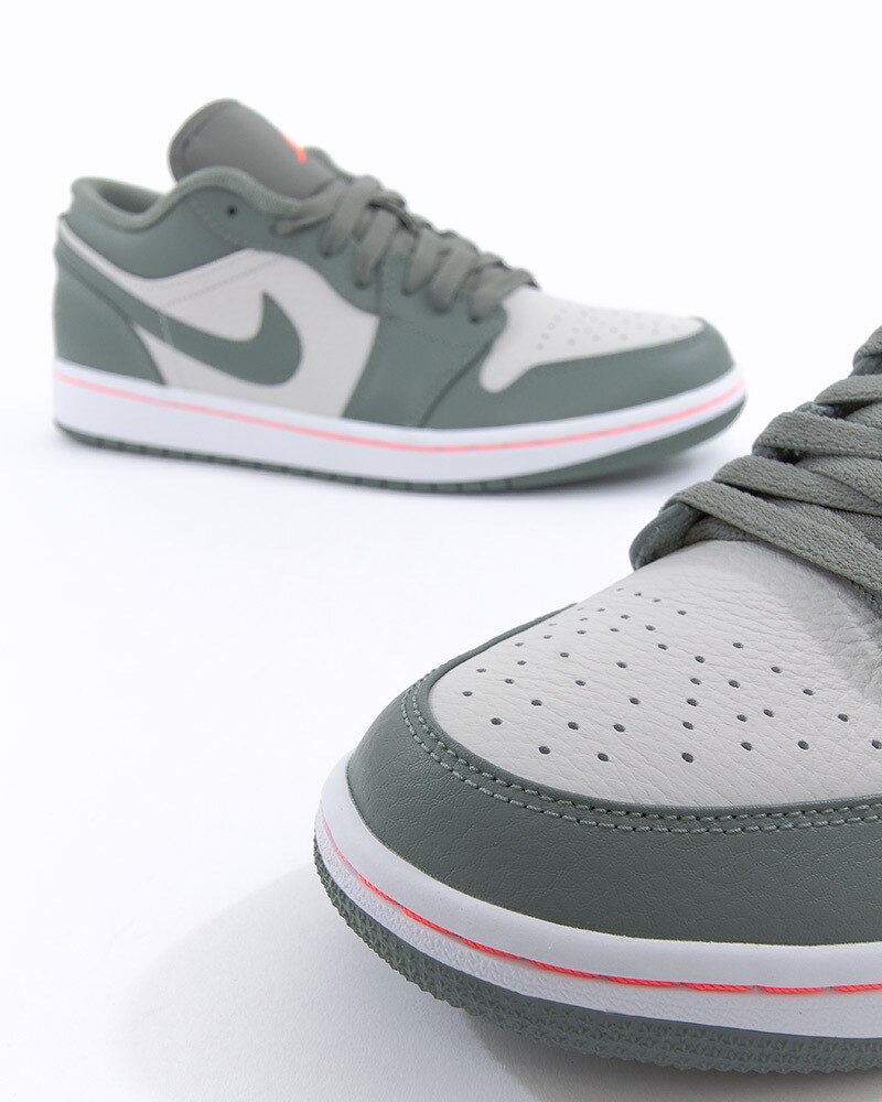 Nike Air Jordan 1 Low | 553558-121 | White | Sneakers | Skor | Footish