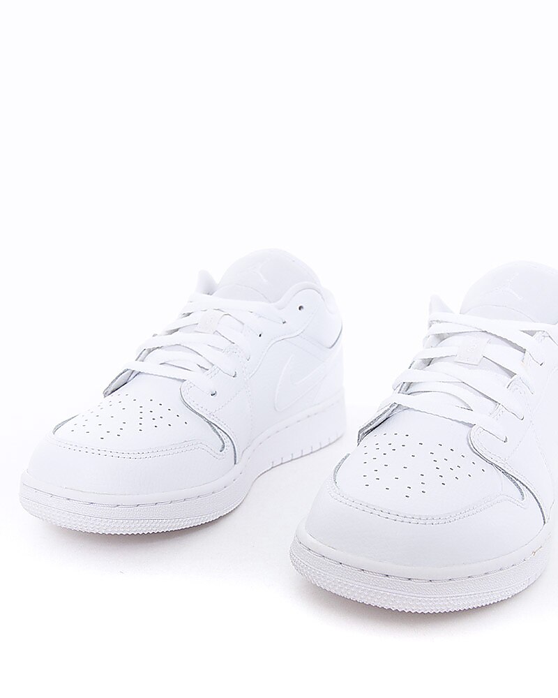Nike Air Jordan 1 Low (GS) | 553560-126 | Vit | Sneakers | Skor | Footish