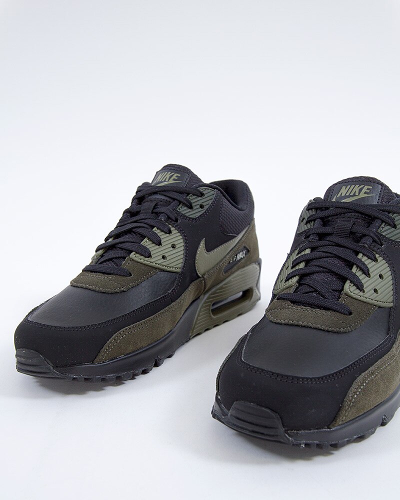 Nike Air Max 90 Leather | 302519-014 | Black | Sneakers | Skor | Footish