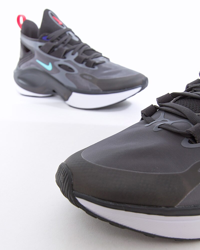 Nike Signal D/MS/X | AT5303-005 | Svart | Sneakers | Skor | Footish