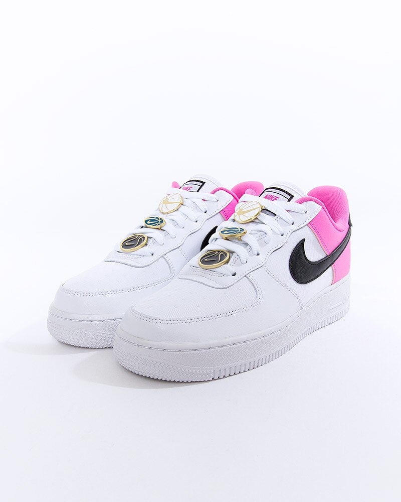 Nike Wmns Air Force 1 07 SE | AA0287-107 | White | Sneakers | Skor ...