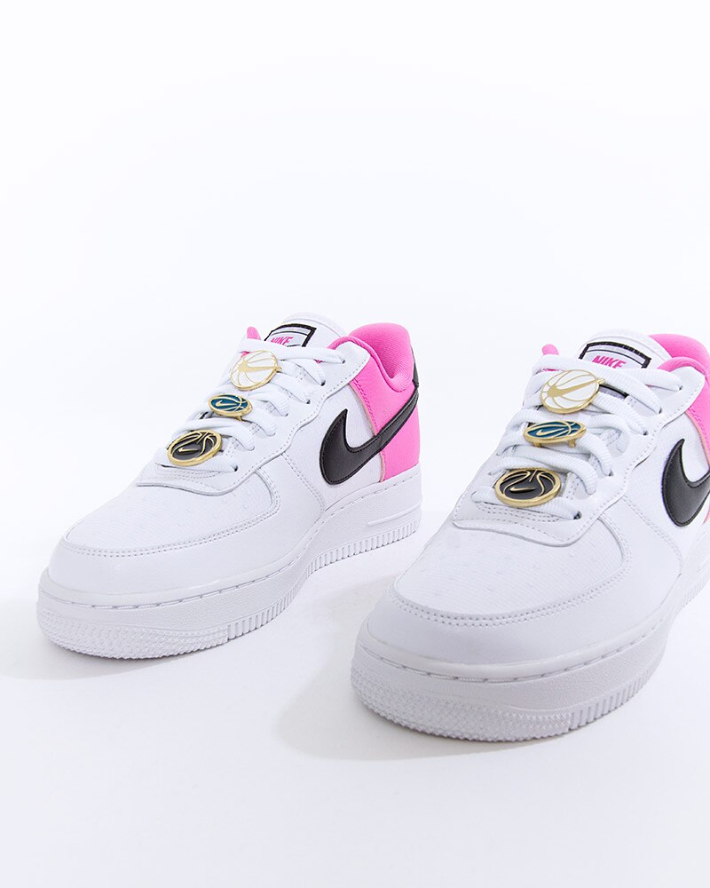 Nike Wmns Air Force 1 07 SE | AA0287-107 | White | Sneakers | Skor ...