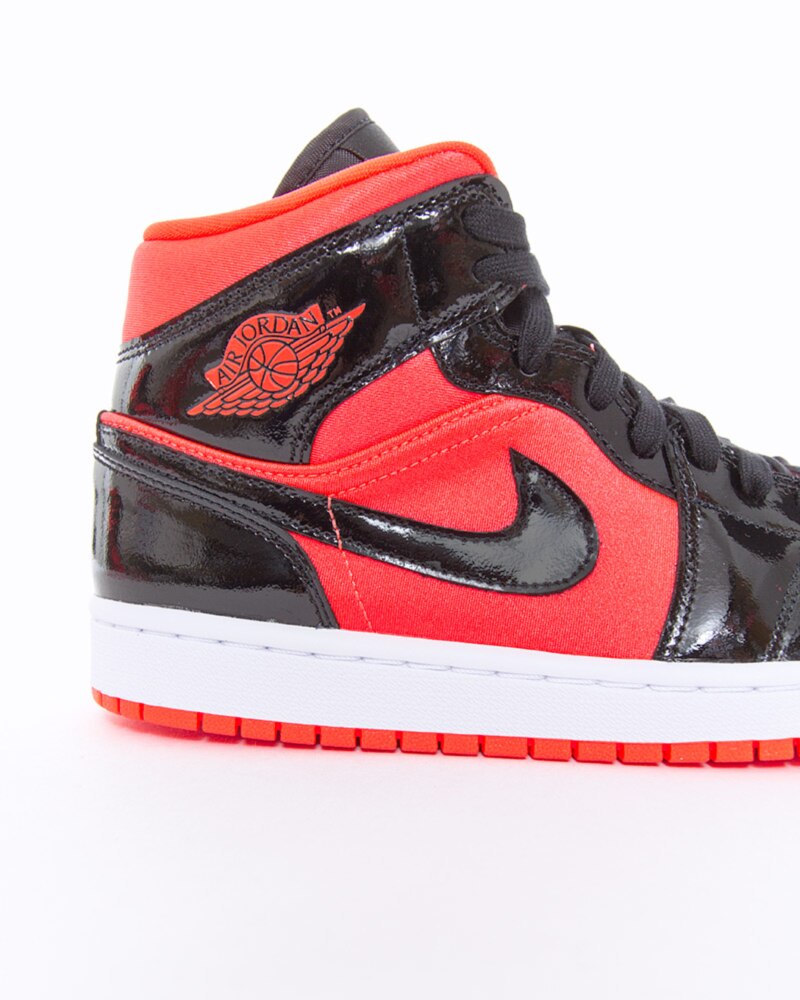 Nike Wmns Air Jordan 1 Mid | BQ6472-600 | Röd | Sneakers | Skor | Footish